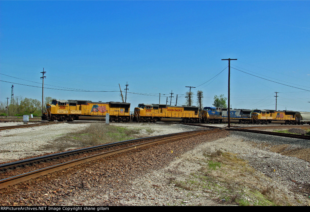 UP 3851 Leads a freight into the yard.
